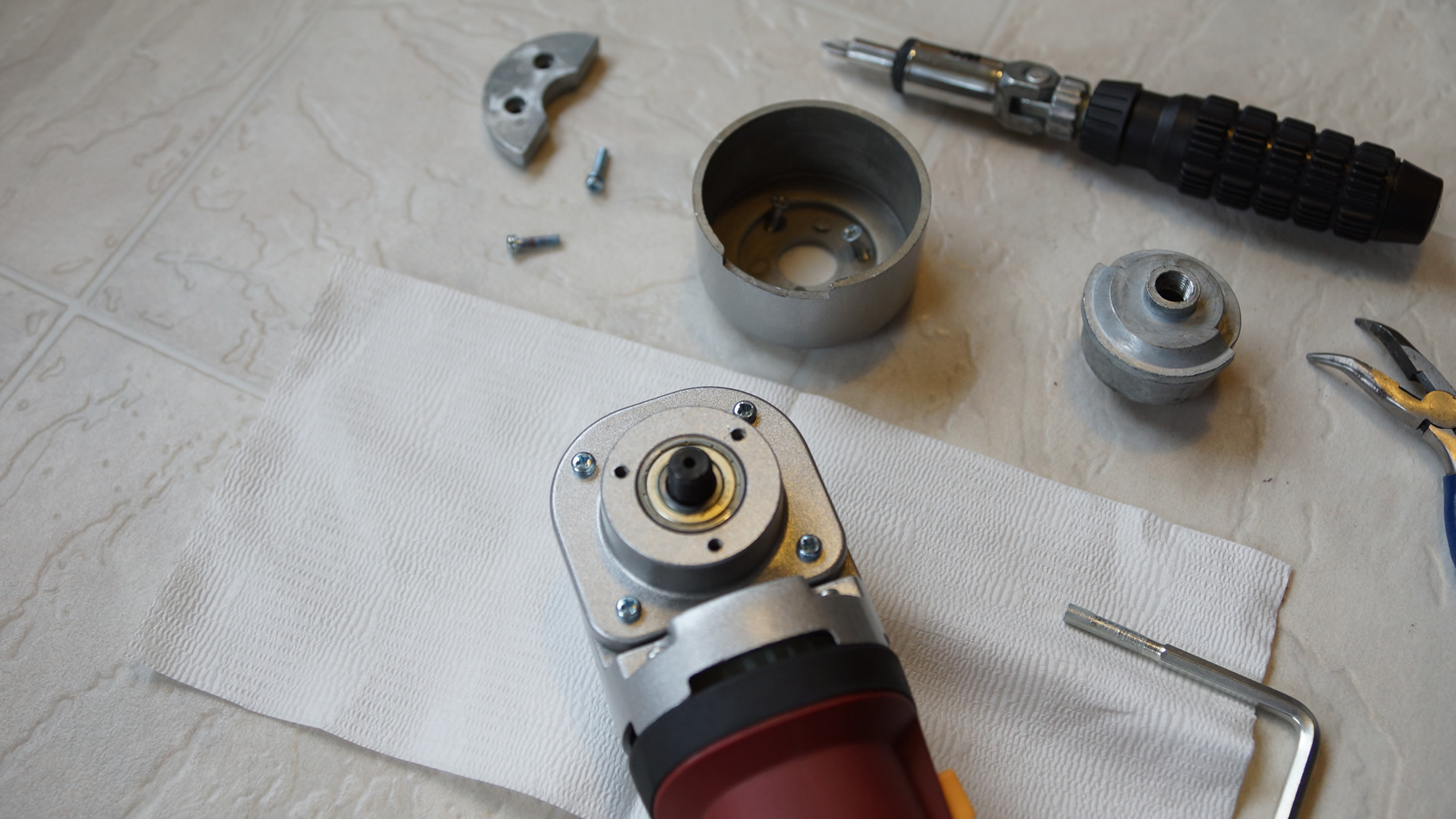 10 Steps to Replacing the Stock Grease in Harbor Freight DA Polisher