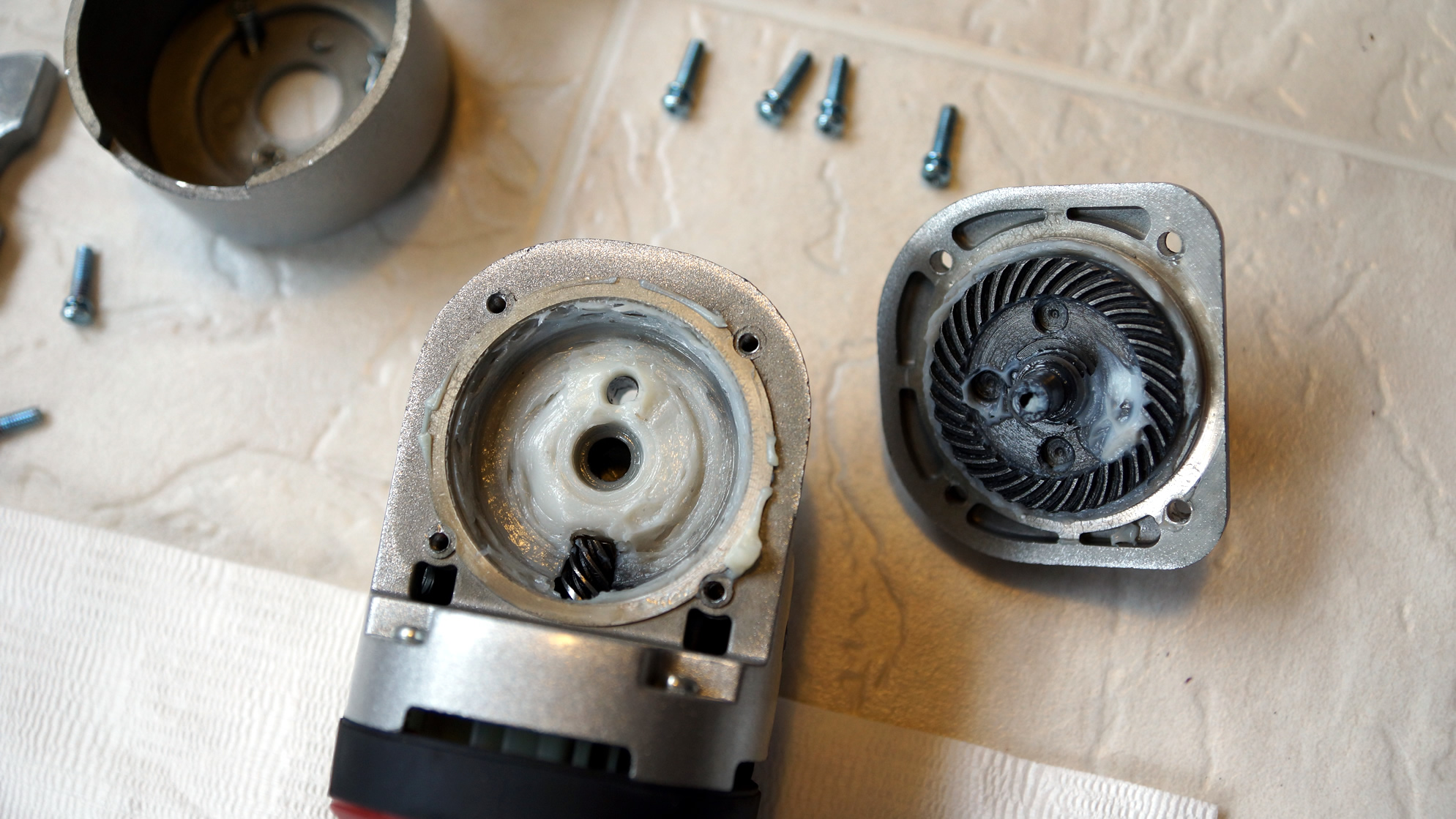10 Steps to Replacing the Stock Grease in Harbor Freight DA Polisher