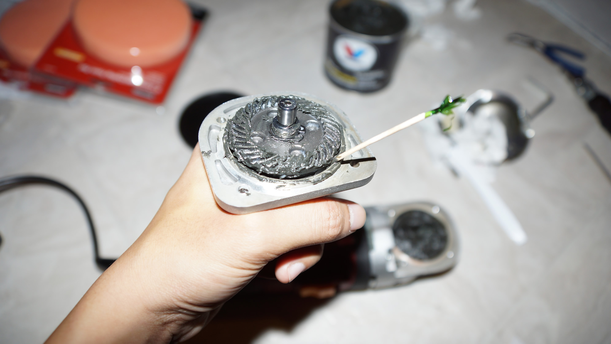 10 Steps to Replacing the Stock Grease in Harbor Freight DA Polisher