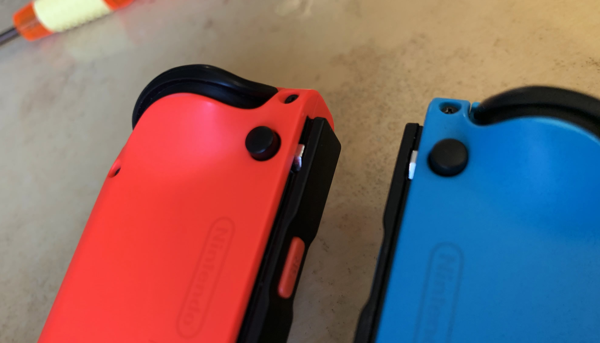 Replace Joycon’s Lock Buckle with Step by Step Photos
