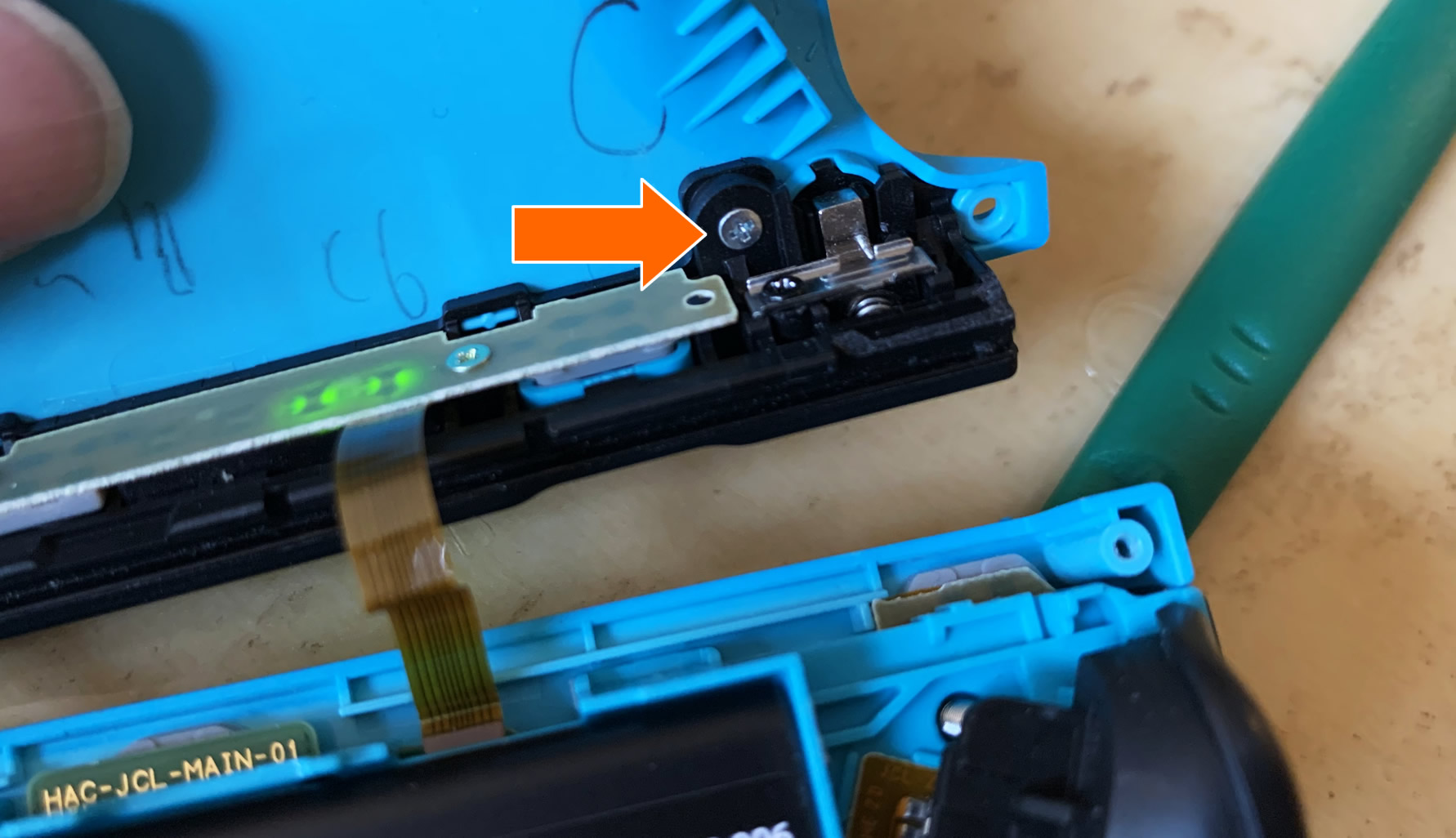 Replace Joycon’s Lock Buckle with Step by Step Photos